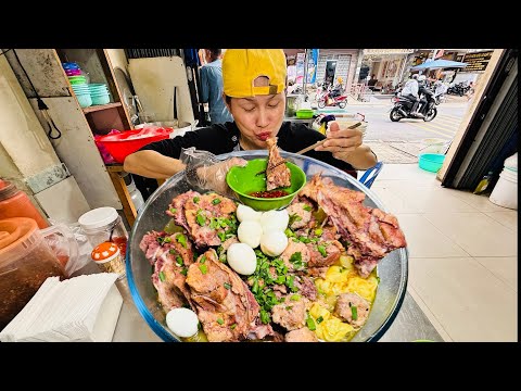 CĂNG HƠN DÂY ĐÀN KHI ANH CHỦ QUÁN KHẲNG ĐỊNH KHÔNG AI CÓ THỂ ĂN HẾT ĐƯỢC TÔ NUI NÀY NGOÀI NGA SUMO