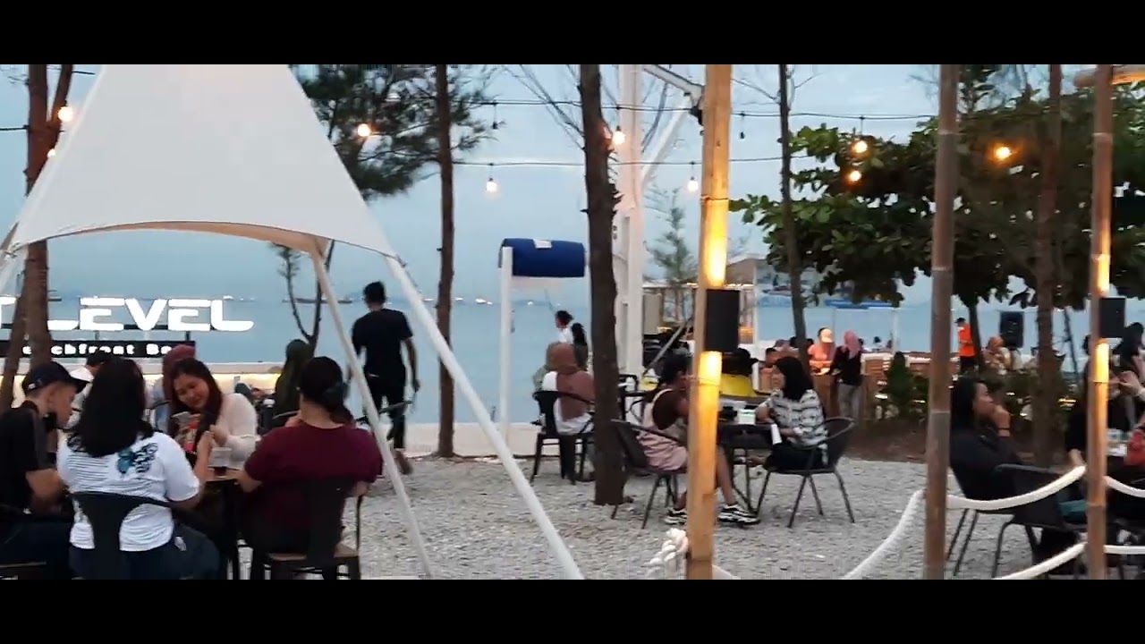 Suasana di Next Level cafe, Batam, 5 Okt 2022 - YouTube