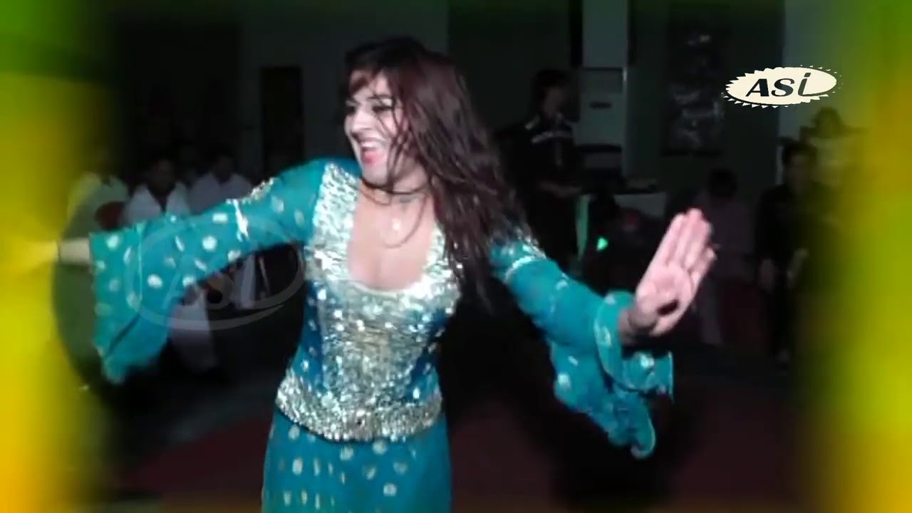 Madam Talash Full hot dance 2017 Dhola Sada Apna He asi videos - YouTube
