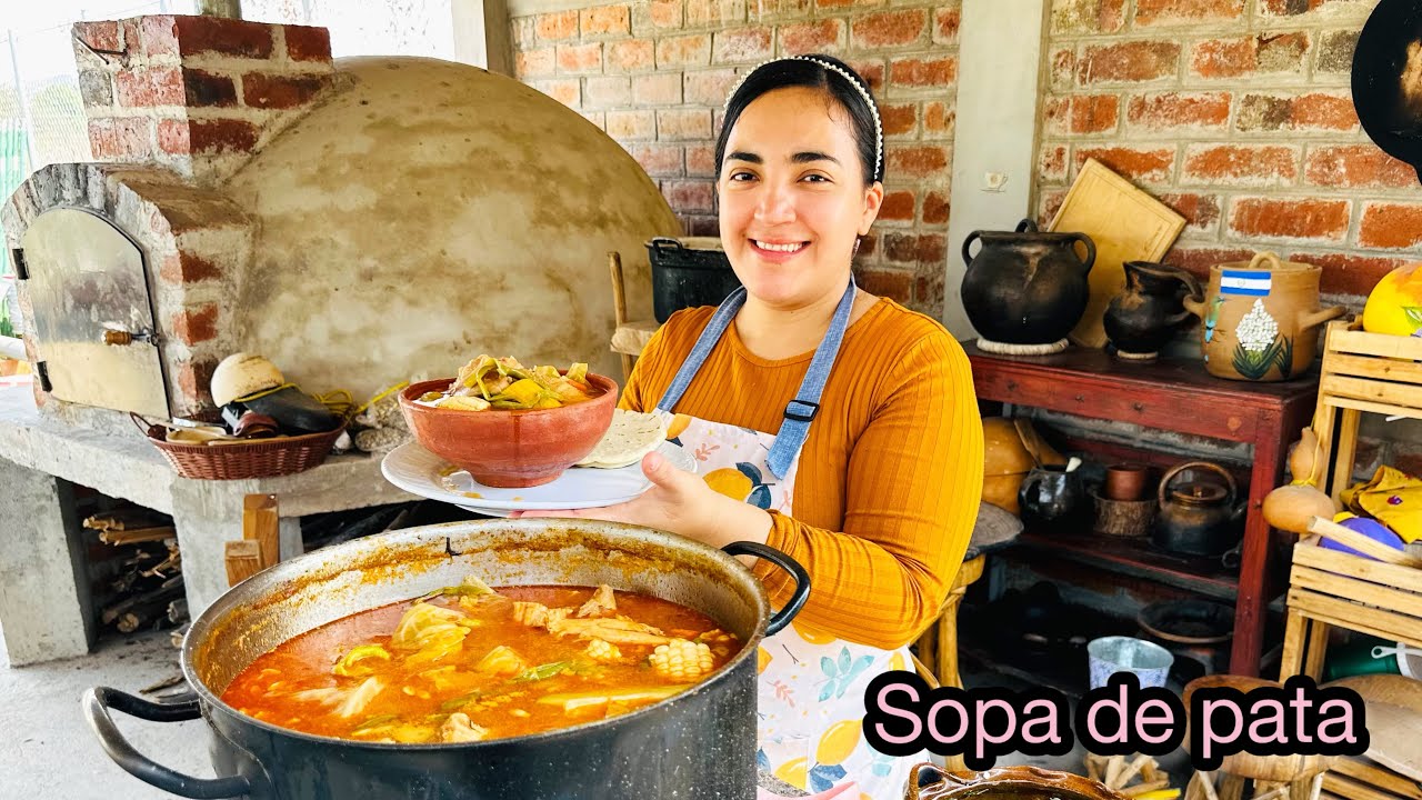 Como hacer SOPA DE PATA Salvadoreña - YouTube