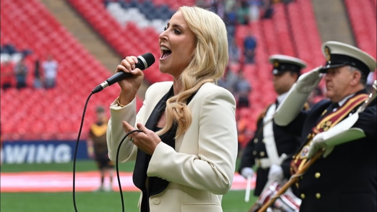 Lizzie Jones MBE sings national anthem- Wembley Rugby League challenge ...