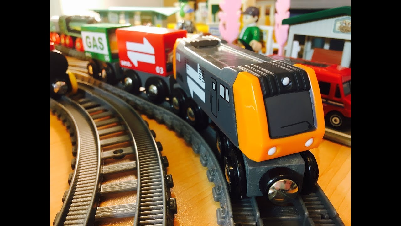 BRIO Railway BRI-33259 Freight Cargo Train (04385) - YouTube