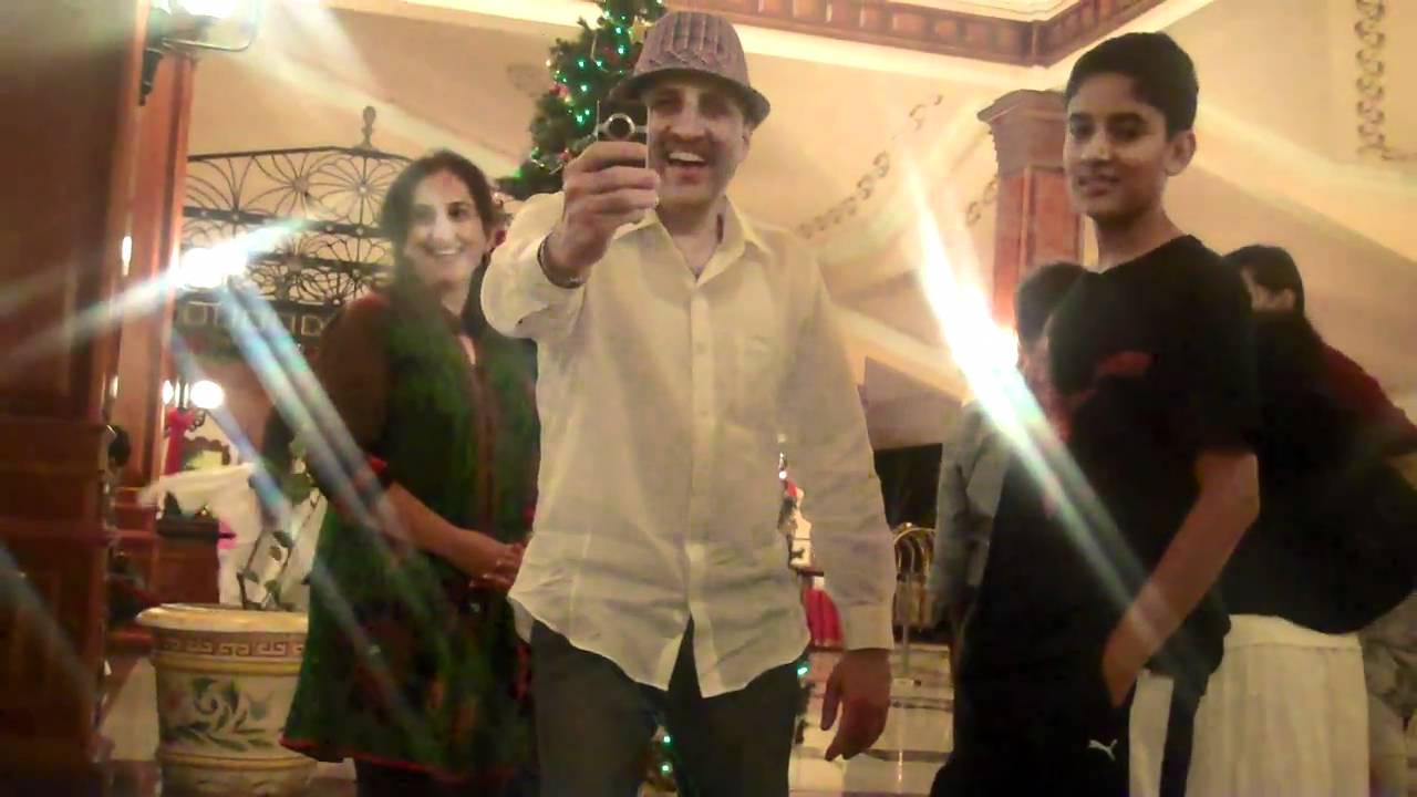 Making Friends In Jamaica & The MoonWalk! - YouTube