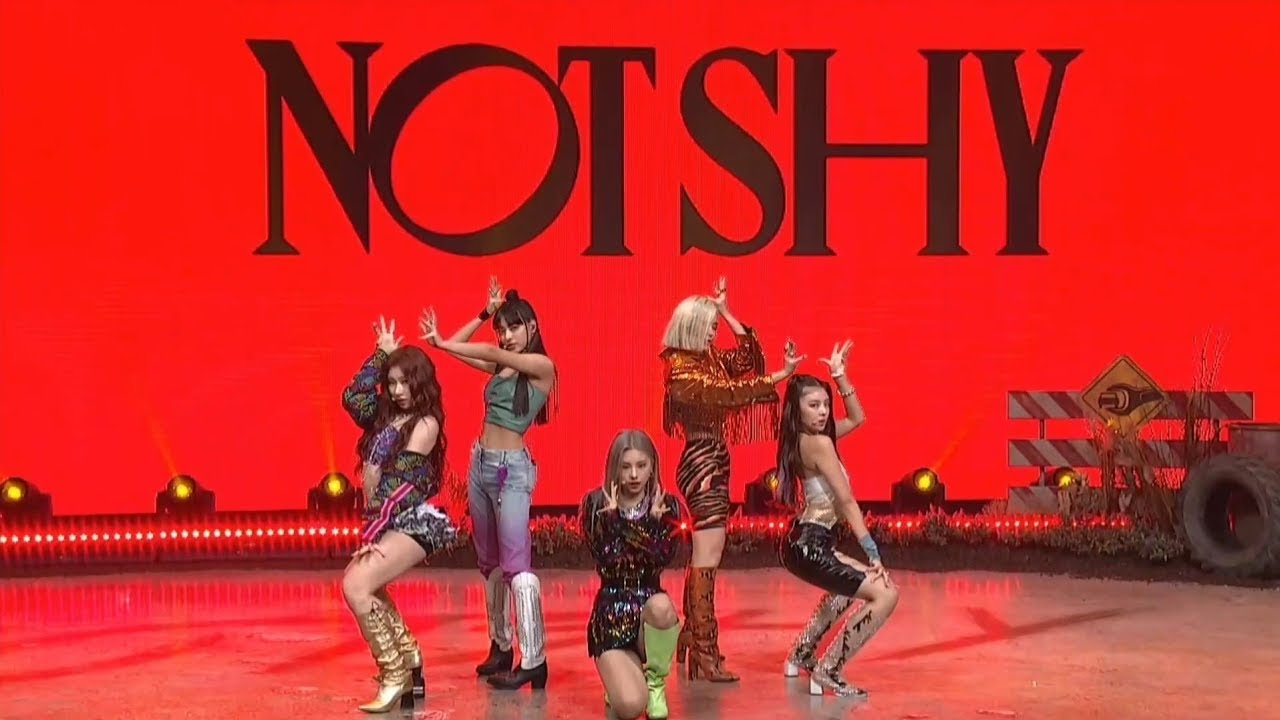 ITZY "Not Shy" LIVE PREMIERE PERFORMANCE - YouTube