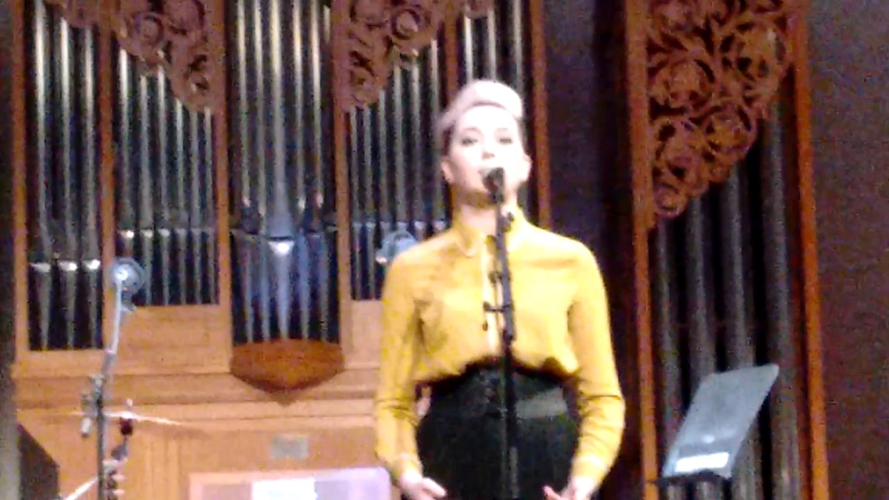 Liz Callaghan, cover of "Hello" by Adele. - YouTube