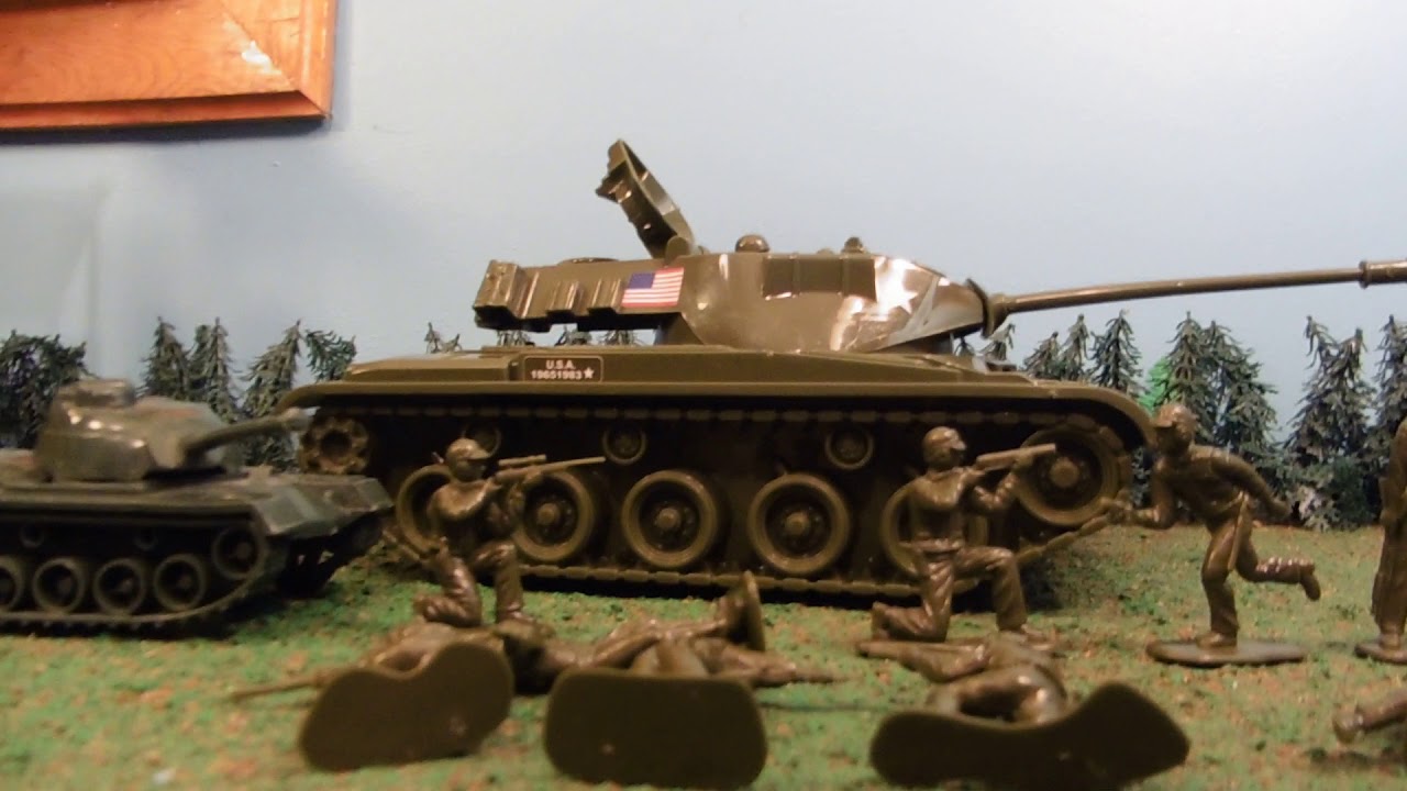 TIM MEE WALKER BULLDOG M41 TOY TANK REVIEW! - YouTube