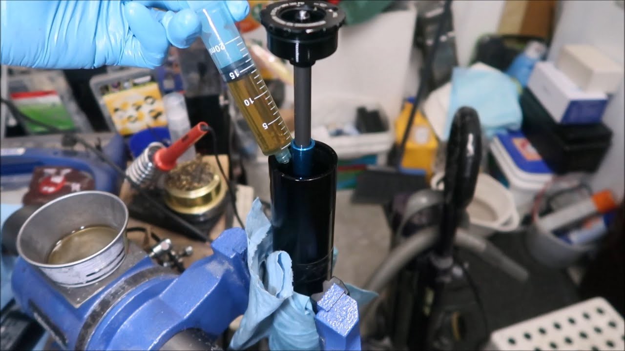 Manitou Dorado Expert AIR SPRING Leg Service VLOG - YouTube