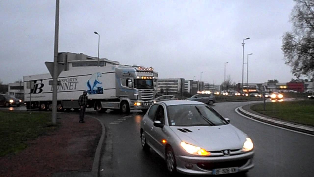 Scania attelé à une semi des Transport Bonnet ! - YouTube