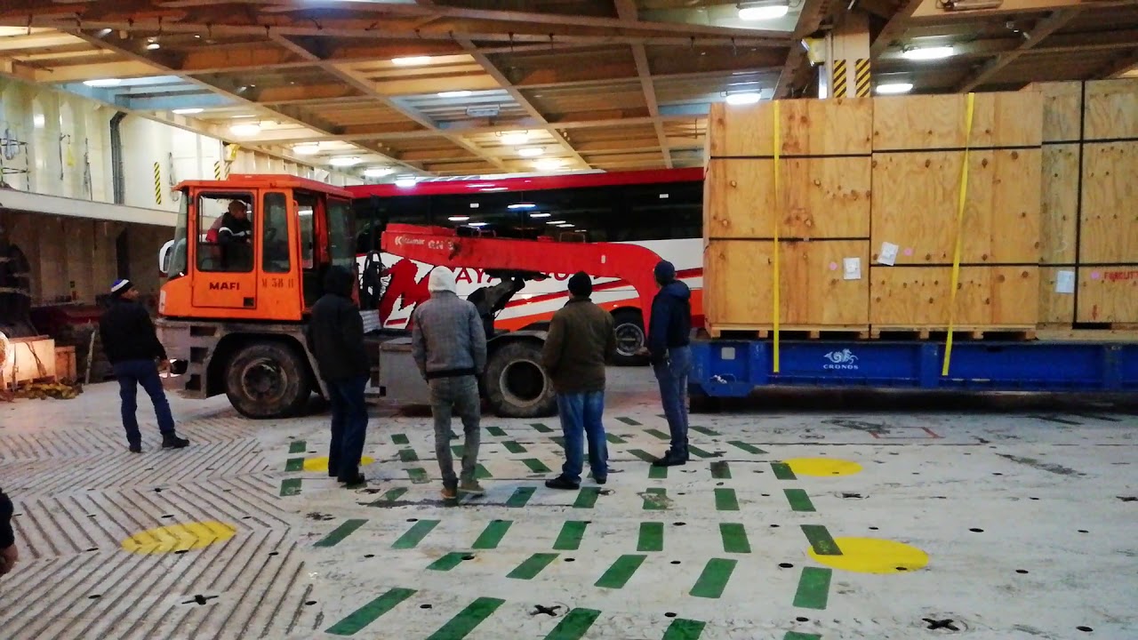 Handling of heavy cargo loaded on mafi 100 mt - YouTube