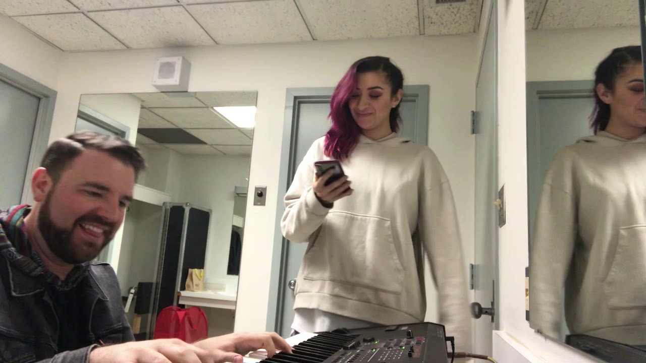 Lexi Greene and Mark Binns impromptu jams to Hand In My Pocket by ...