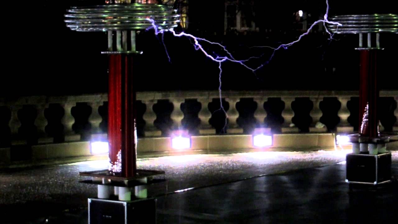 Tesla coil Super Mario music - YouTube