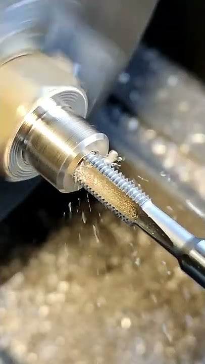 złoto.mosiądz.toczenie.gwintowanie - YouTube