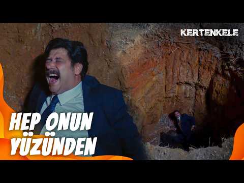 Ünsal çukura düştü Kertenkele 'den bildi😂 - Kertenkele 62. Bölüm