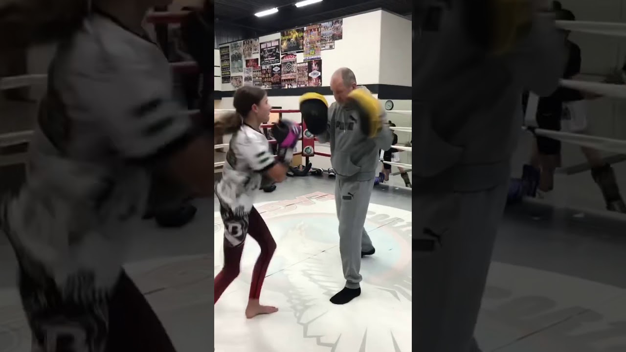 Cheyenne Aldus op de pads bij eagle gym - YouTube