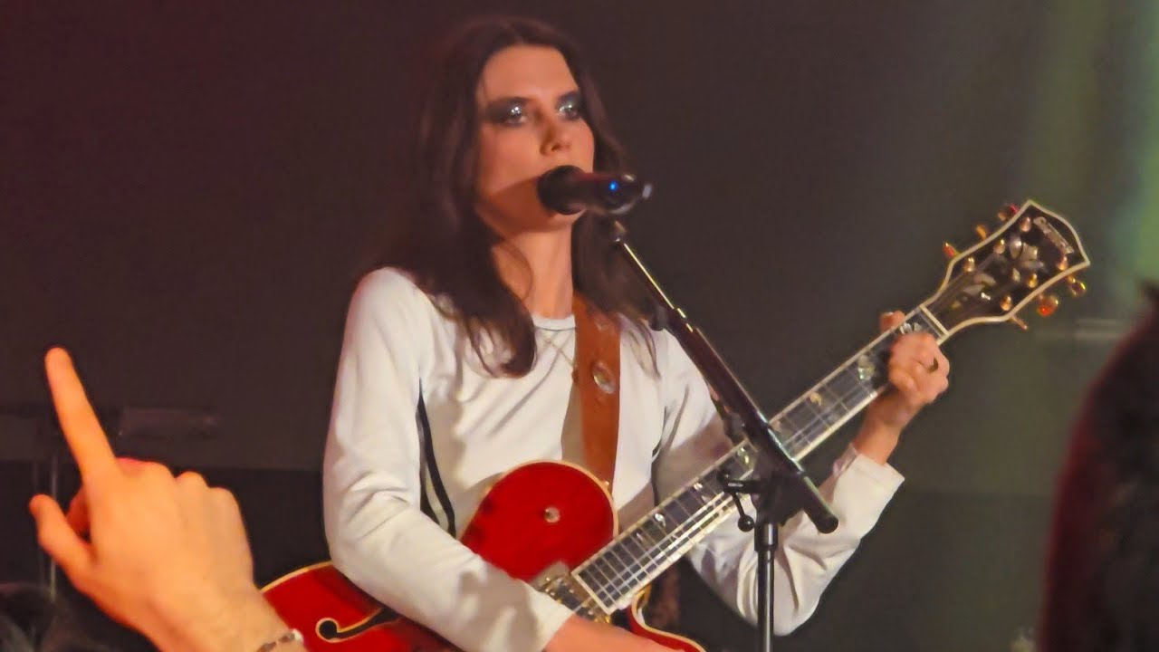 Wolf Alice - Delicious Things [Live in Madrid 2025] - YouTube
