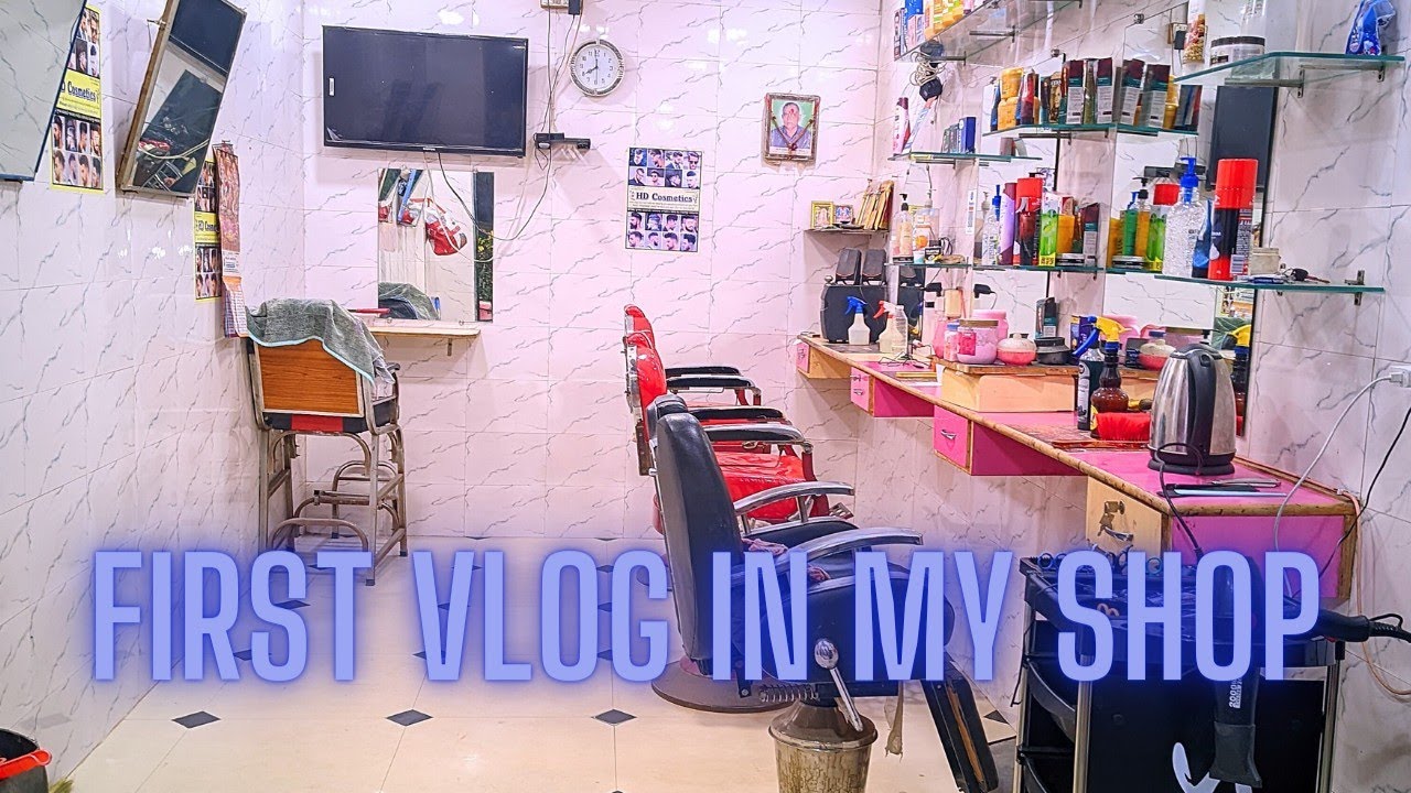 FIRST VLOG IN MY SHOP - YouTube