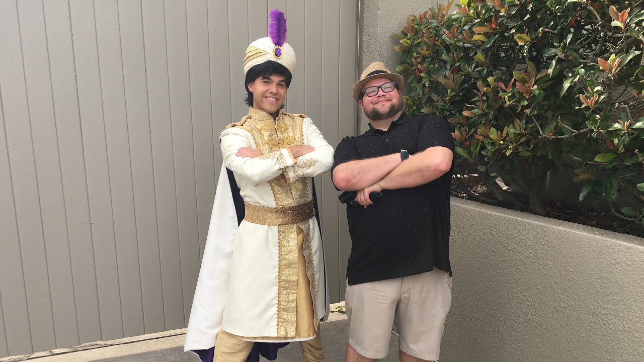 Aladdin Meet and Greet & Free Dumbo posters at Hollywood Studios - YouTube