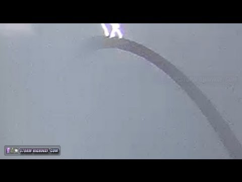 Gateway Arch struck by lightning - Thursday, June 28, 2018 - YouTube
