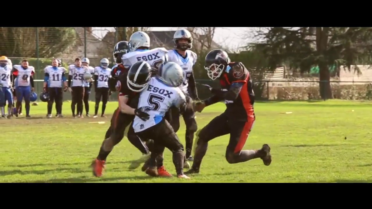 Stallions de Laval - Season Game - US Football - YouTube