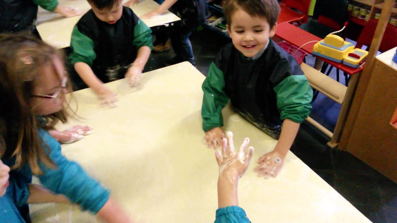 Schrijfdans met water en zeep - YouTube