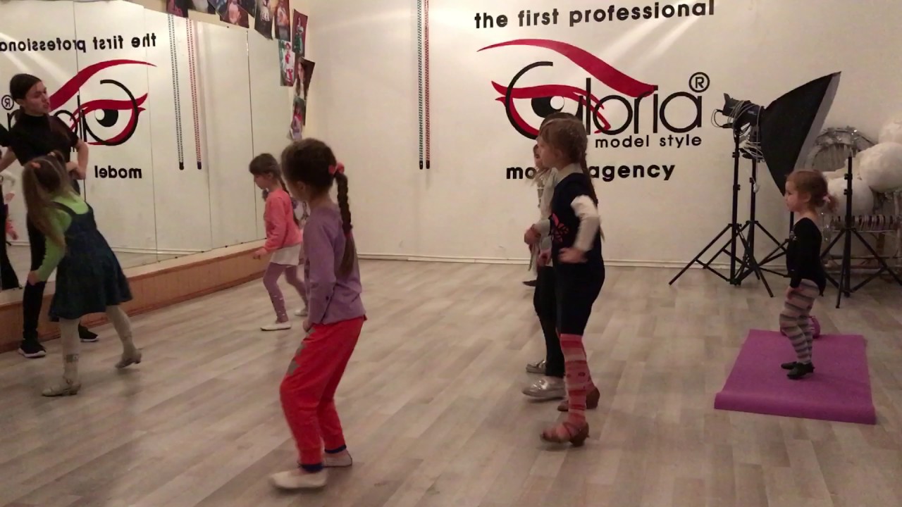 Gloria models8 - YouTube