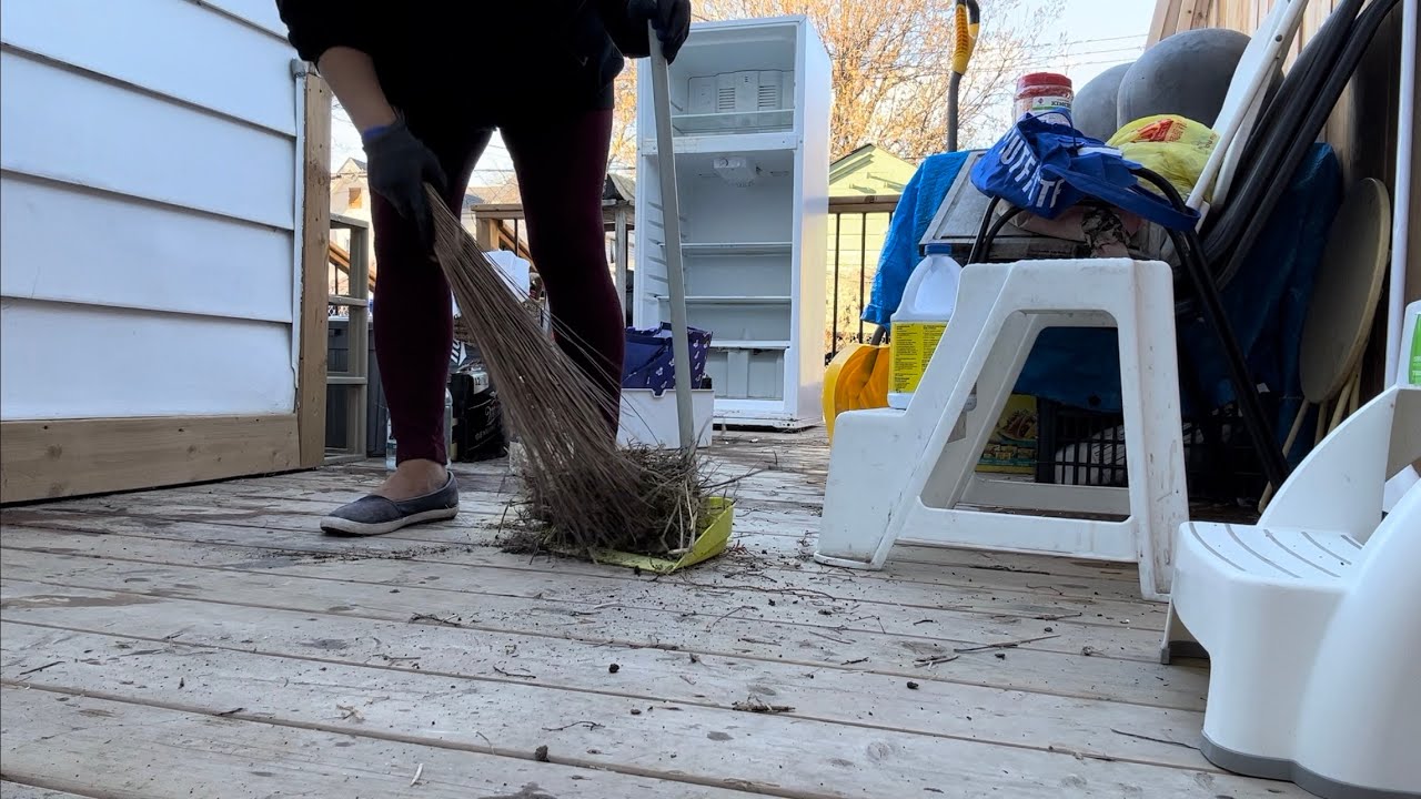 Walis tingting para sa general cleaning sa labas ng bahay namin - YouTube