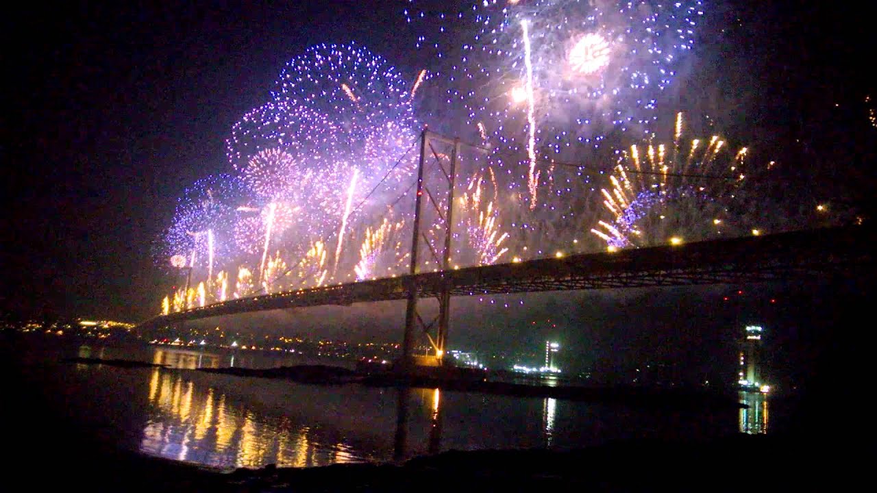 Forth road bridge birthday fireworks - YouTube
