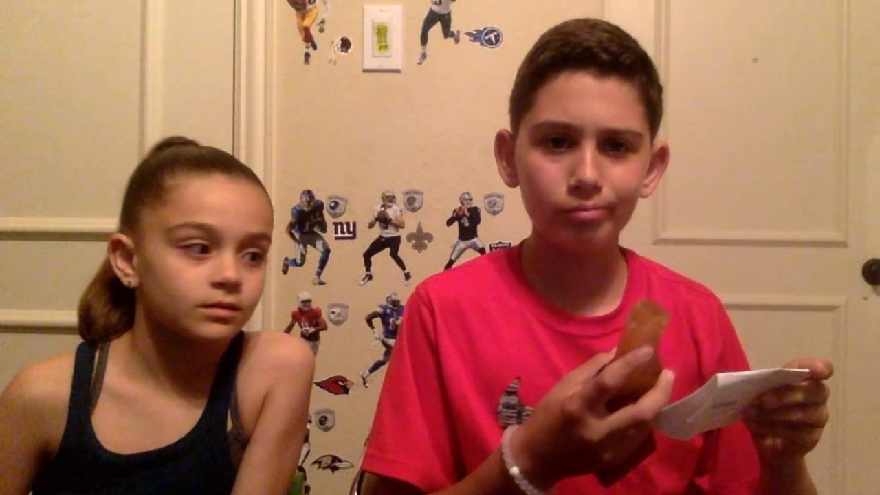 GIANT GUMMY COLA BOTTLE REVIEW! (Vat19 Gummy Candy Review) - YouTube