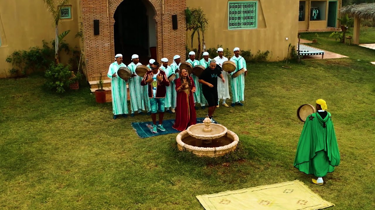 DJ Hamida feat. Khadija Atlas & LECK - "Berbère holiday" ⵣ (clip ...