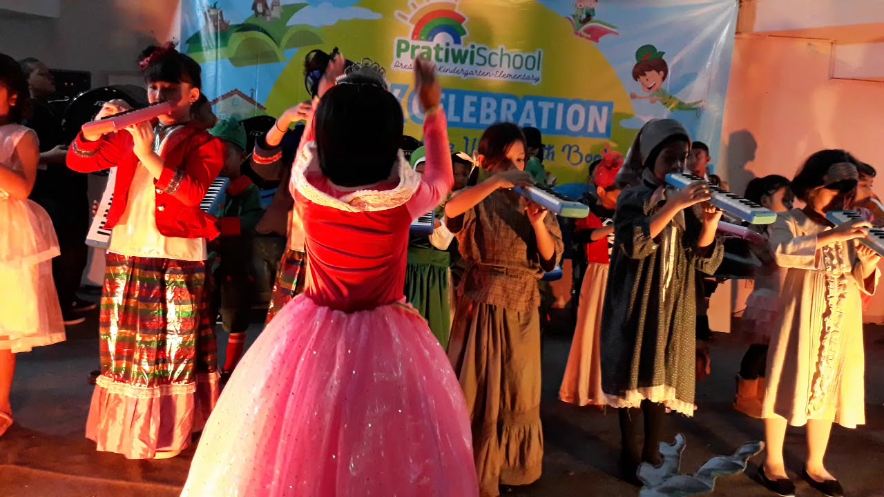 Marching Band Pratiwi School 2018 - YouTube