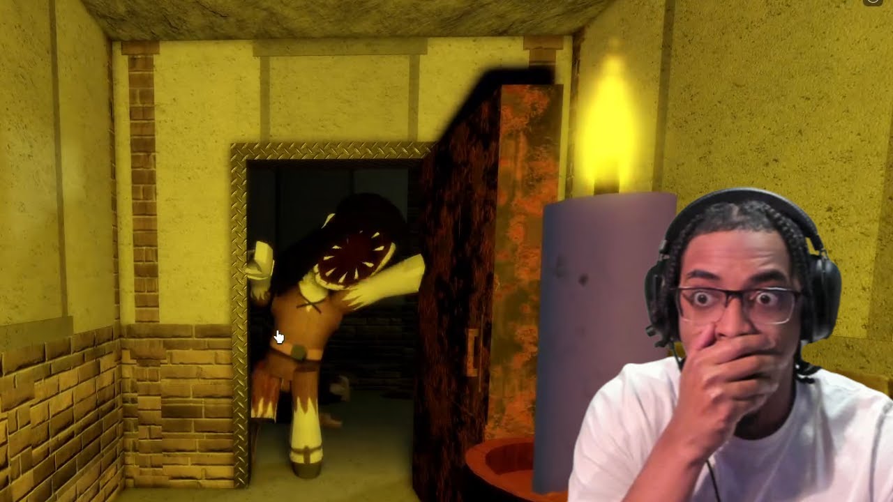 Playing scary Games On Roblox (Part 1) Midnight Cleaners - YouTube