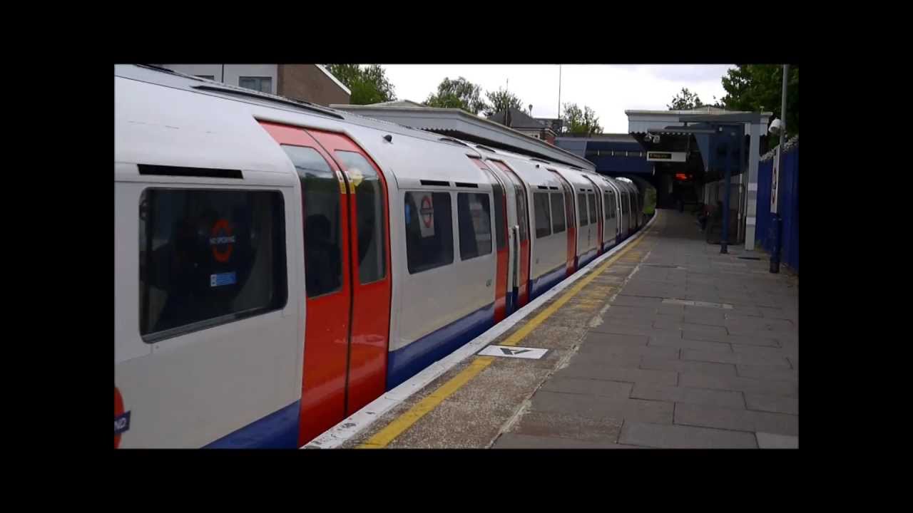 [London Underground] [HD] Bakerloo line 1972 TS trains at Harlesden ...