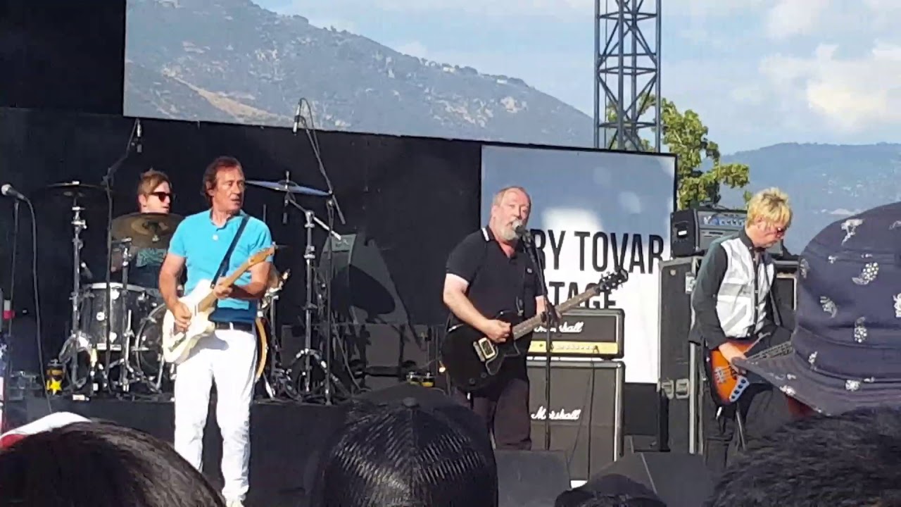 Buzzcocks -Promises Live @ Its Not Dead 2 - YouTube