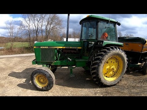 John Deere 2940 - YouTube
