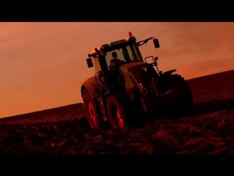 Fendt 828 plow