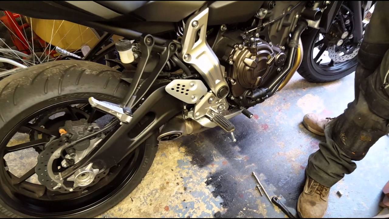Yamaha MT07 sound baffle in and out - YouTube