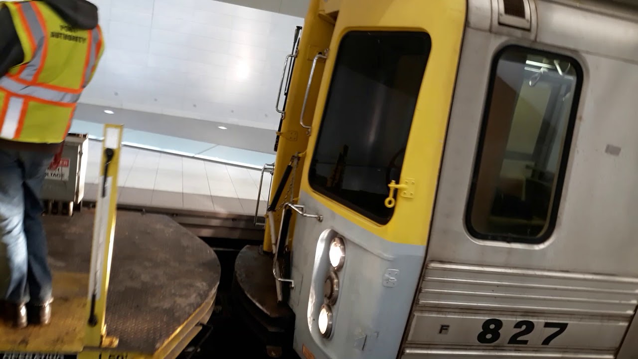 An Old Maintenance PATH Train At W.T.C - YouTube