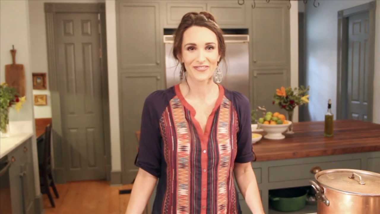 Stacy Lyn's Kitchen Essentials - YouTube