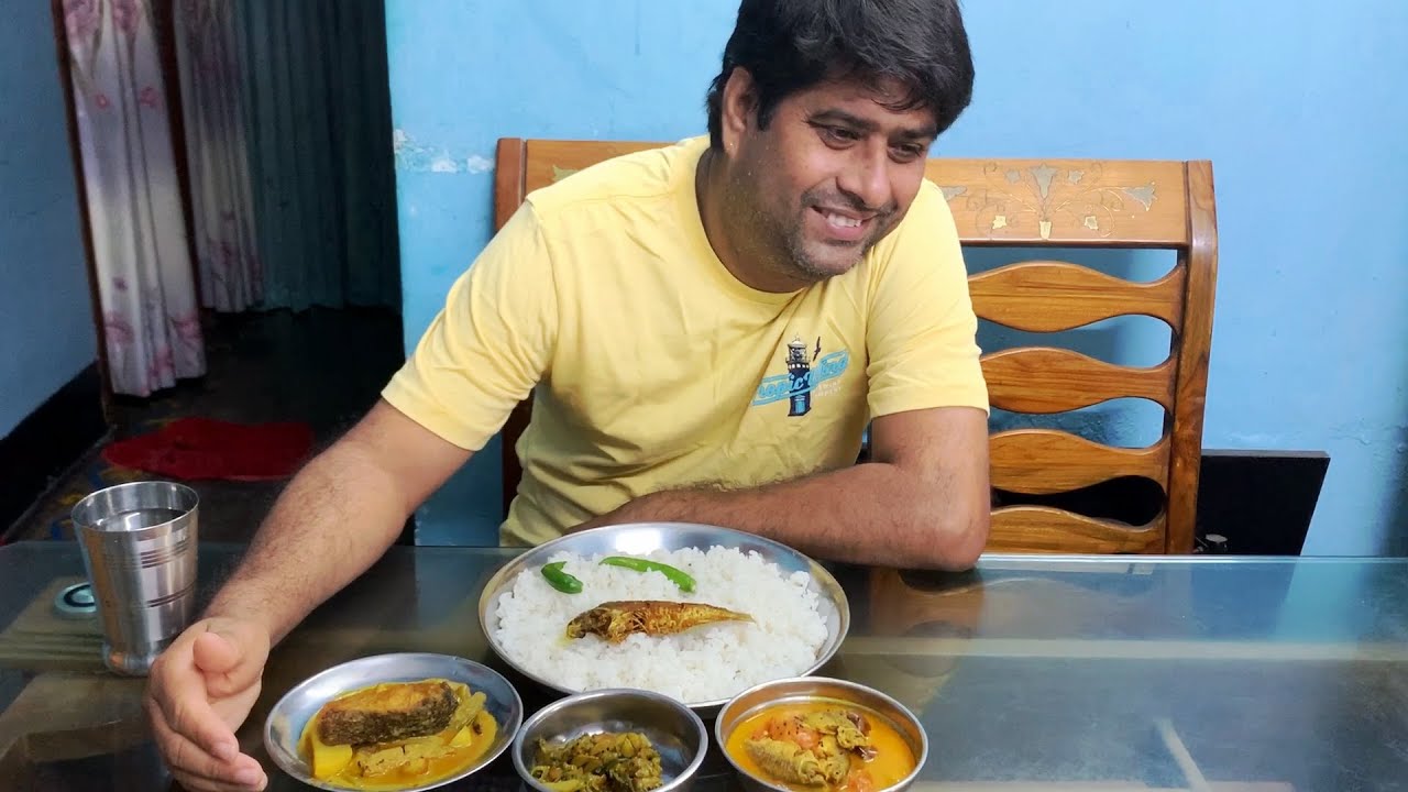 simple eating show with sound || EATING FISH CURRY & FISH FRY - YouTube