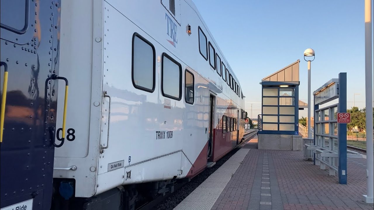 TRE 1008 departs Richland Hills with a Wave from the Engineer and ...