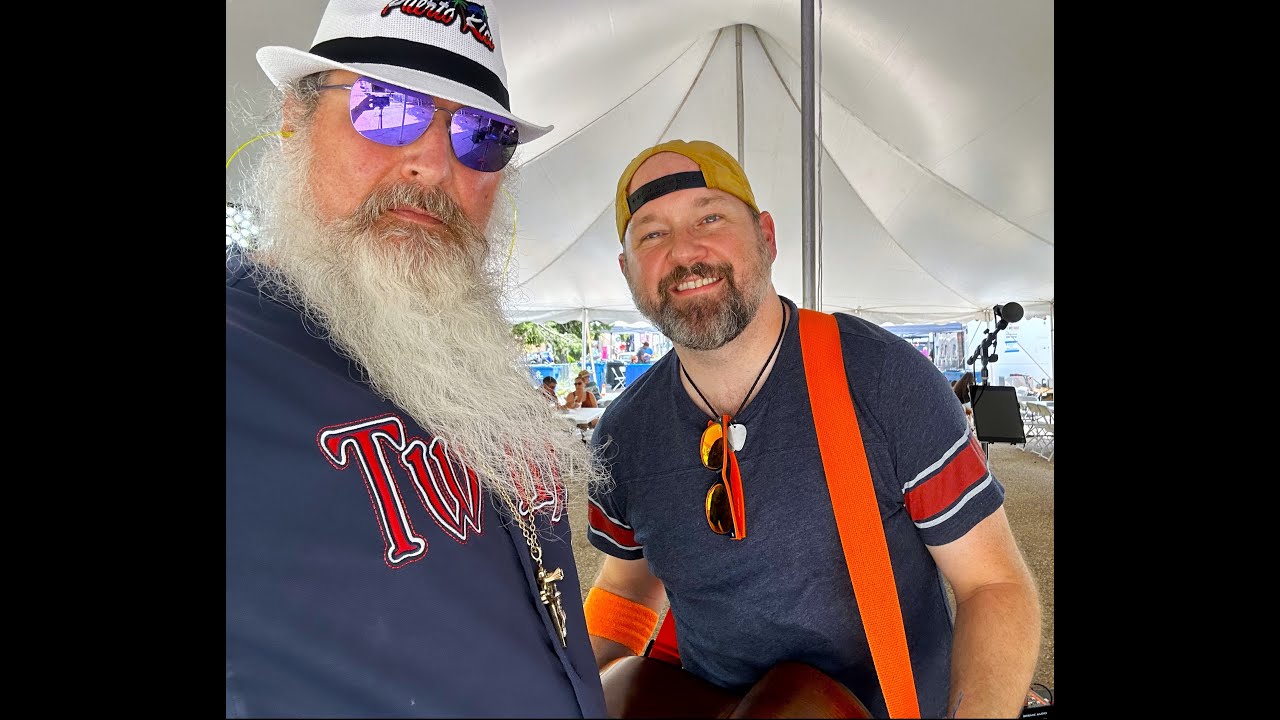 Tim Howe sings@carlojameslamanna934 Mendota Days 2023 - YouTube