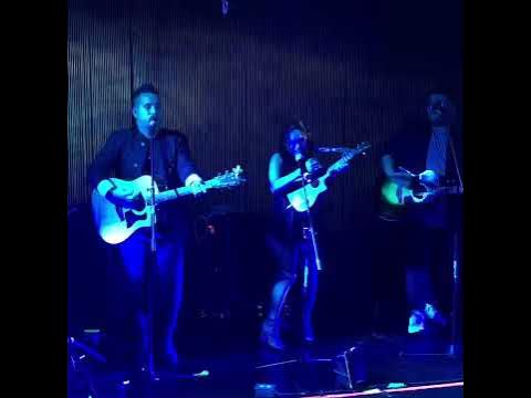 Matisse más que amigos en concierto - YouTube