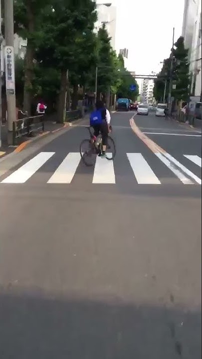 日本屁孩騎腳踏車 Youtube