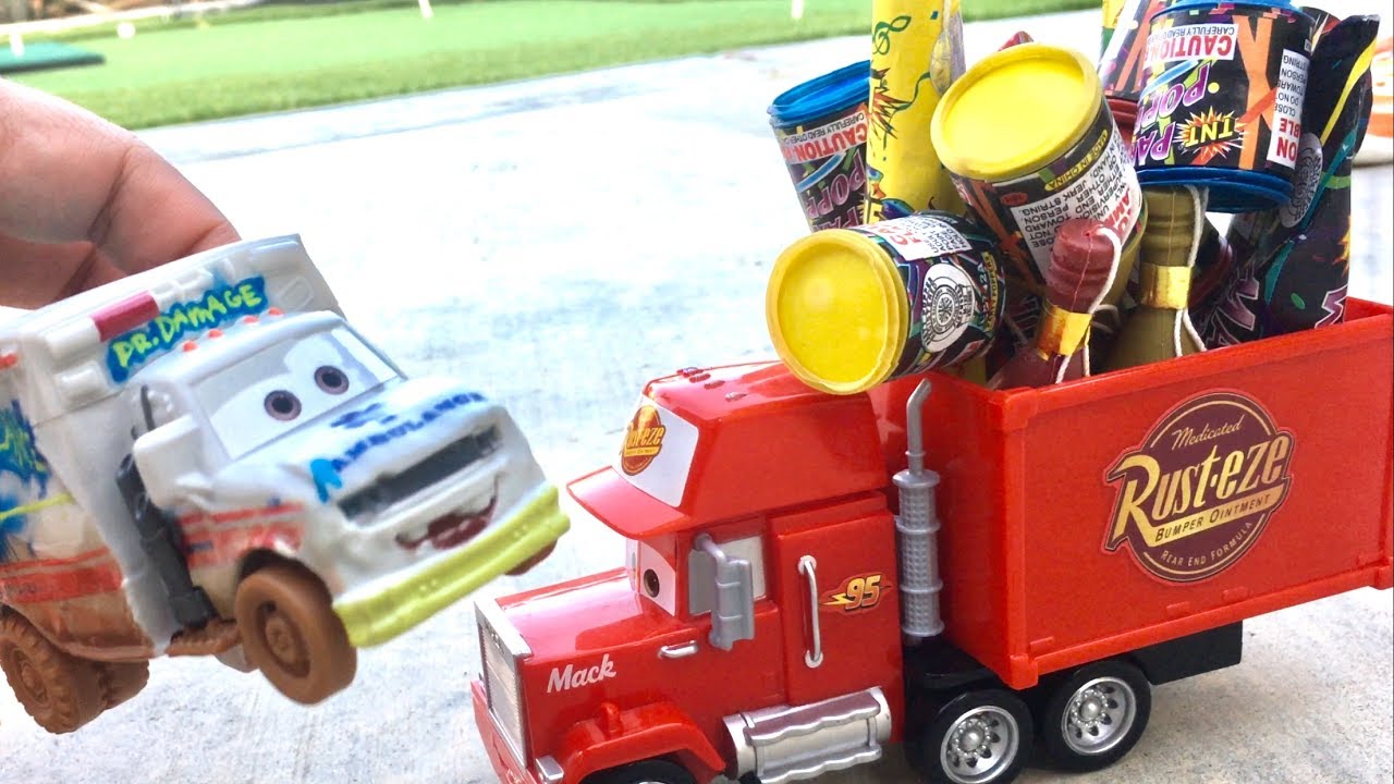 Disney Cars 3 Toys 4th of July Bad Doctor Damage POPPING Fun ...