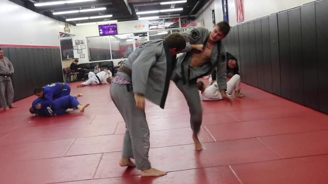 Today We Go HIGH Flying (the Flying Triangle choke) - YouTube