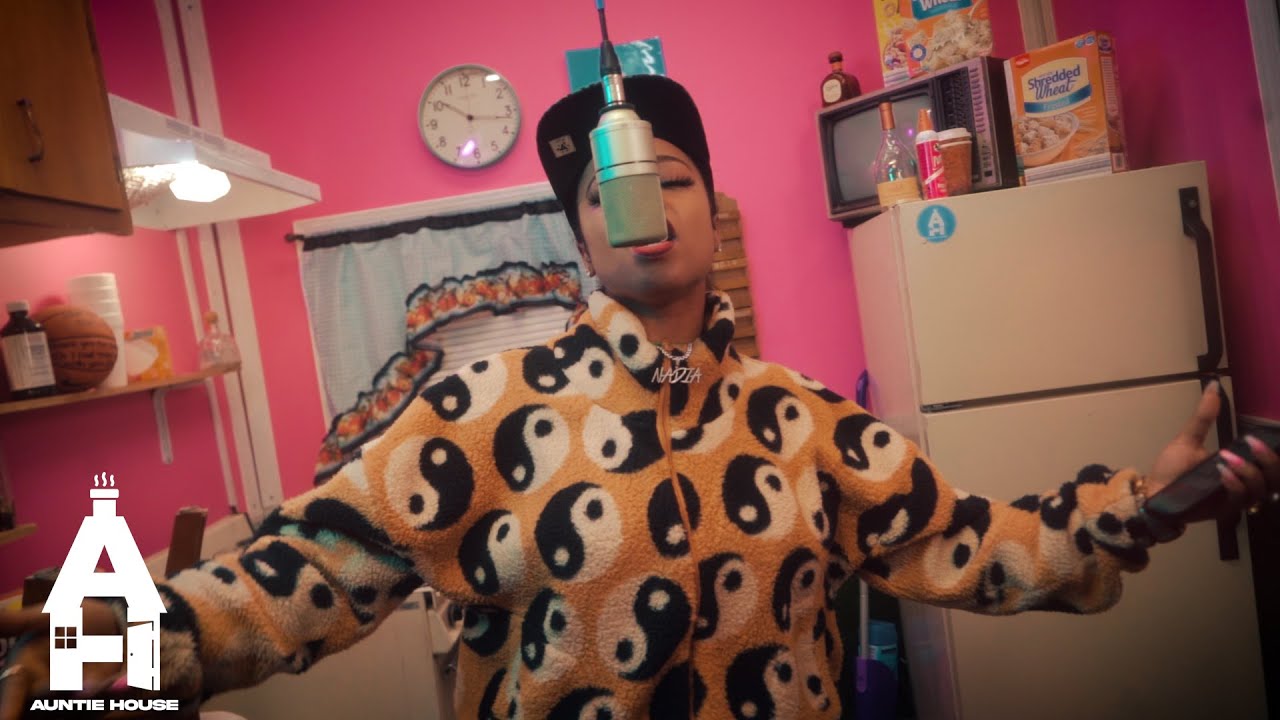 Nadia Payne "Thorough" (Live Performance) | Auntie House - YouTube