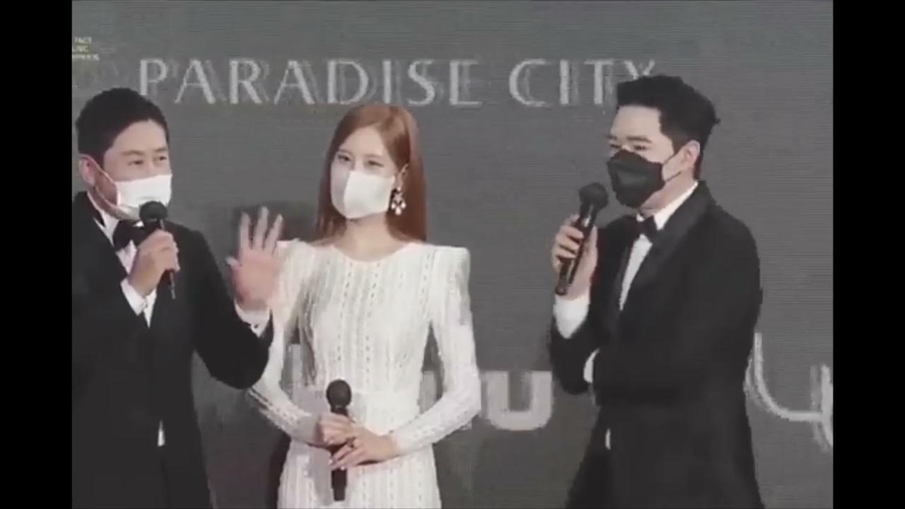 MC Seohyun & Shin Dong Yeop @ TMA 2021 Red Carpet - YouTube