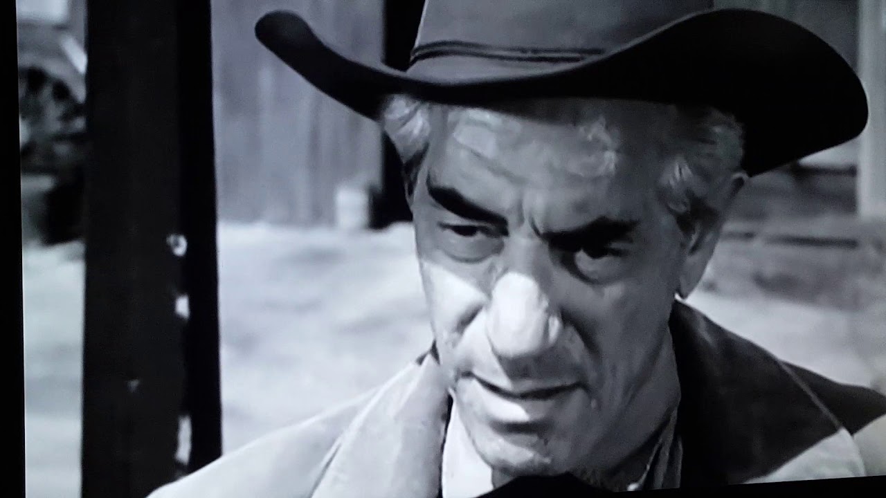 Gunsmoke final scene Matt kills the last of the 5 gunmen after him ...