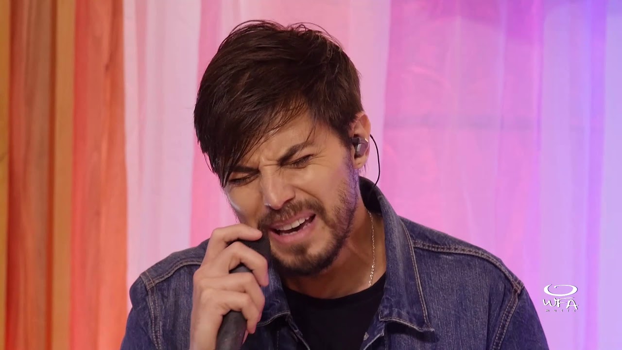 Matheus Rocha canta "The Calling Wherever You Will Go" Br'Oz - YouTube