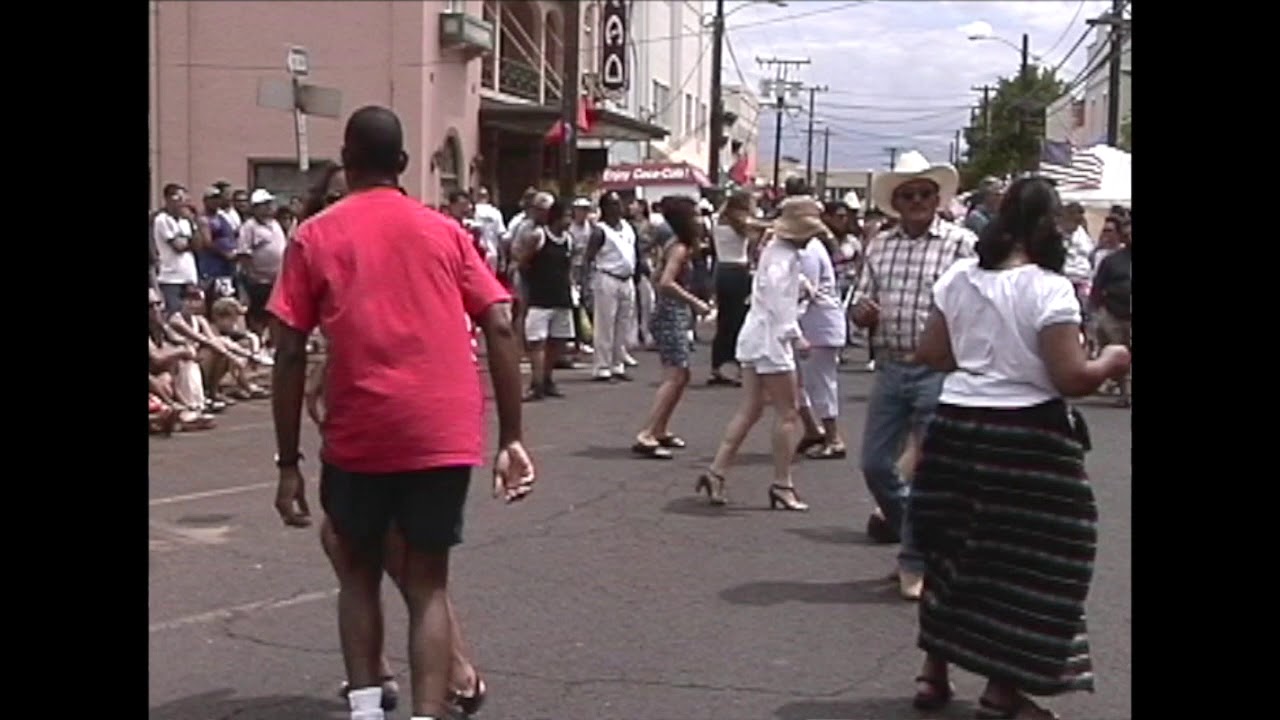 Dr. Nat and Rio Ritmo Somos Amigos Festival Maui 2001 - YouTube